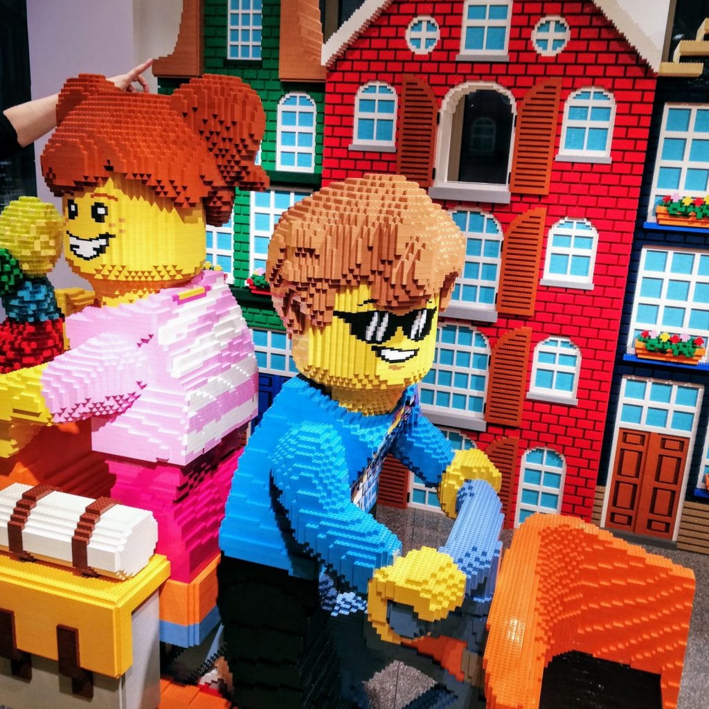 LEGO flagship store vol met experiences in Amsterdam - Meervanmir.eu